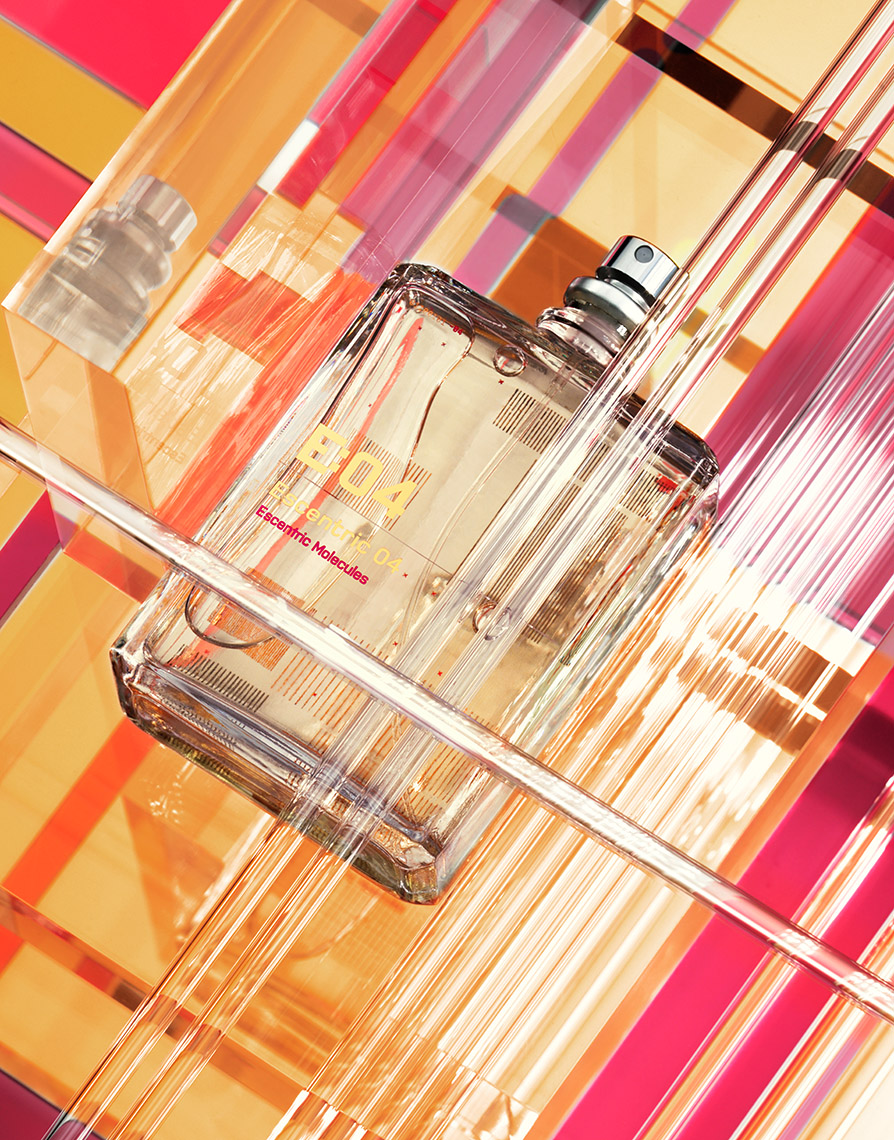 Magnus Cramer - Cosmetics and Texture Photographer